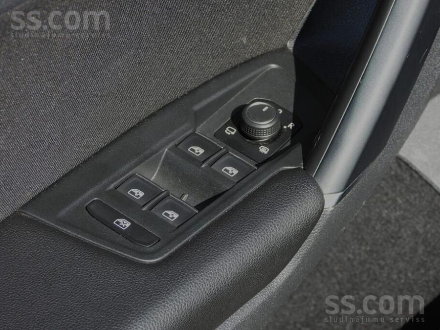 Black Volkswagen Tiguan 2017 in Riga, with an engine capacity of 2.00 L and mileage of 222 thousand km for 17200 €, photo 16 on AUTOMOTO.COM.LV