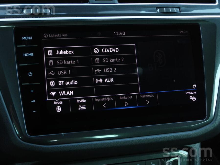 Black Volkswagen Tiguan 2017 in Riga, with an engine capacity of 2.00 L and mileage of 222 thousand km for 17200 €, photo 26 on AUTOMOTO.COM.LV