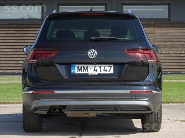 Black Volkswagen Tiguan 2017 in Riga, with an engine capacity of 2.00 L and mileage of 222 thousand km for 17200 €, photo 5 on AUTOMOTO.COM.LV