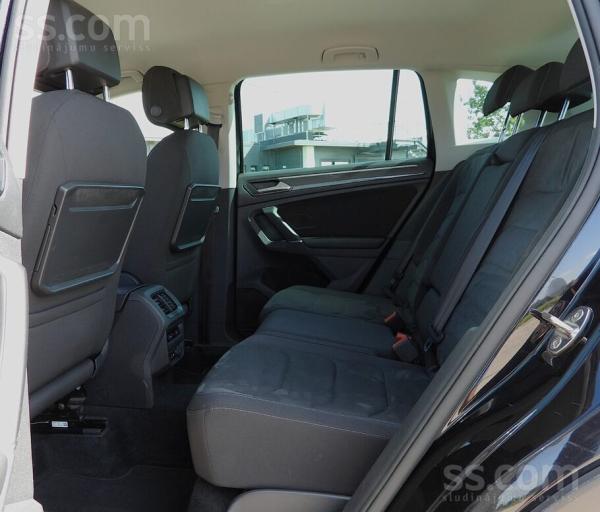 Black Volkswagen Tiguan 2017 in Riga, with an engine capacity of 2.00 L and mileage of 222 thousand km for 17200 €, photo 9 on AUTOMOTO.COM.LV