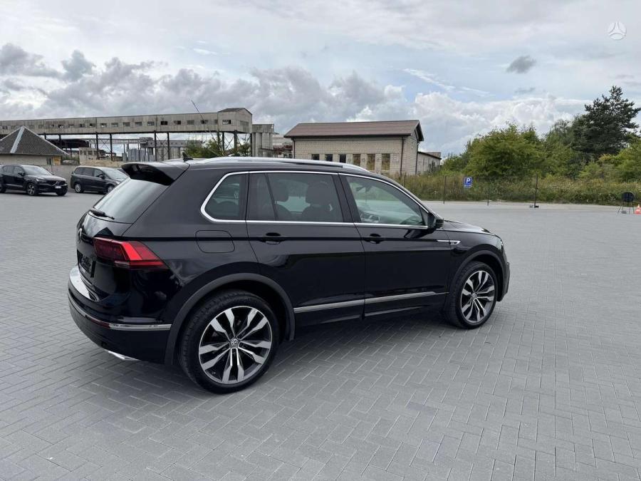 Black Volkswagen Tiguan 2017 in Telschi, with an engine capacity of 1.97 L and mileage of 200 thousand km for 18500 €, photo 8 on AUTOMOTO.COM.LV