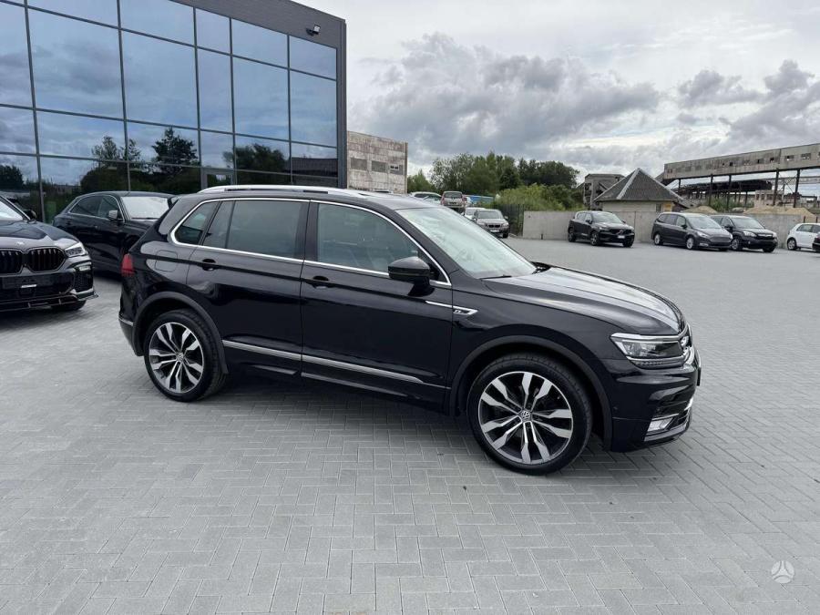 Black Volkswagen Tiguan 2017 in Telschi, with an engine capacity of 1.97 L and mileage of 200 thousand km for 18500 €, photo 9 on AUTOMOTO.COM.LV