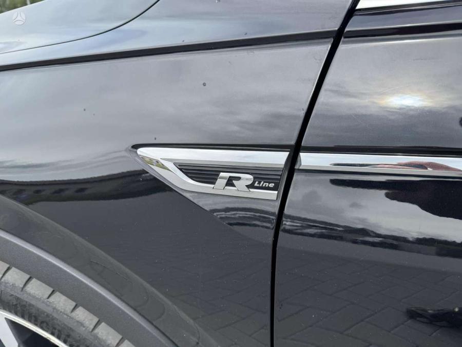 Black Volkswagen Tiguan 2017 in Telschi, with an engine capacity of 1.97 L and mileage of 200 thousand km for 18500 €, photo 15 on AUTOMOTO.COM.LV