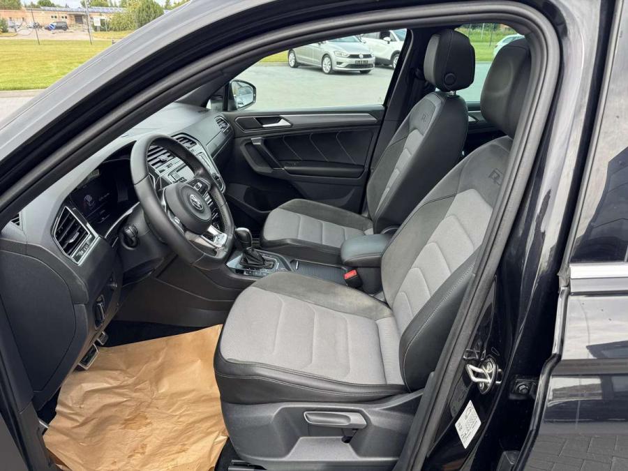 Black Volkswagen Tiguan 2017 in Telschi, with an engine capacity of 1.97 L and mileage of 200 thousand km for 18500 €, photo 20 on AUTOMOTO.COM.LV