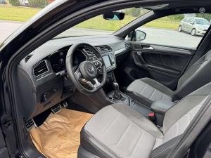 Black Volkswagen Tiguan 2017 in Telschi, with an engine capacity of 1.97 L and mileage of 200 thousand km for 18500 €, photo 21 on AUTOMOTO.COM.LV