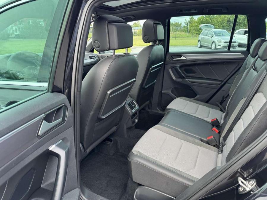 Black Volkswagen Tiguan 2017 in Telschi, with an engine capacity of 1.97 L and mileage of 200 thousand km for 18500 €, photo 23 on AUTOMOTO.COM.LV