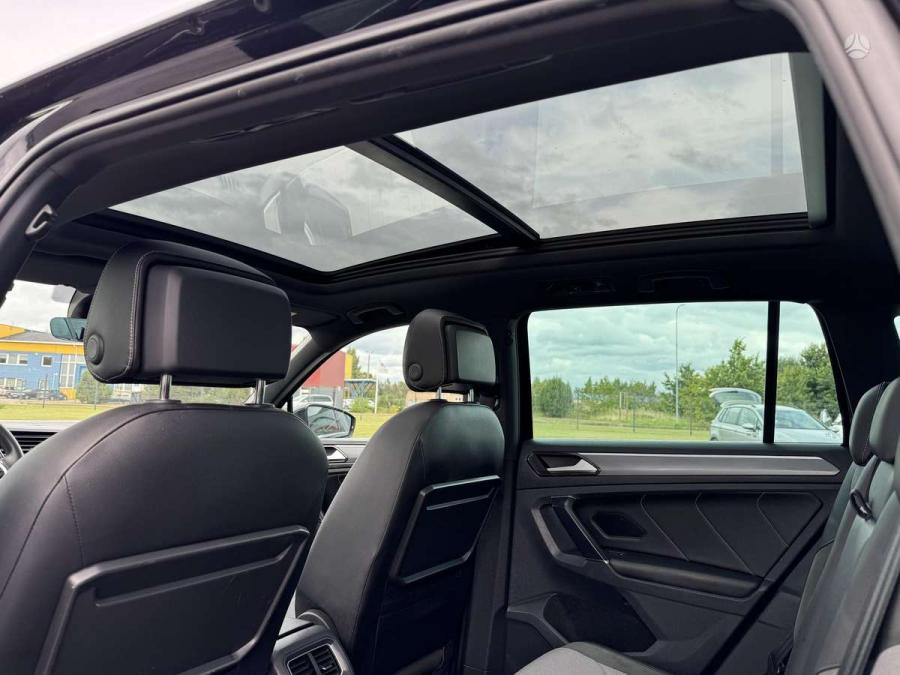 Black Volkswagen Tiguan 2017 in Telschi, with an engine capacity of 1.97 L and mileage of 200 thousand km for 18500 €, photo 24 on AUTOMOTO.COM.LV