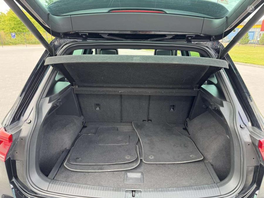 Black Volkswagen Tiguan 2017 in Telschi, with an engine capacity of 1.97 L and mileage of 200 thousand km for 18500 €, photo 25 on AUTOMOTO.COM.LV