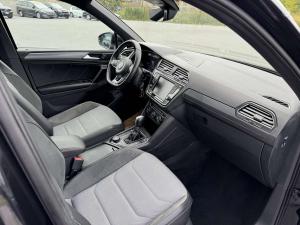 Black Volkswagen Tiguan 2017 in Telschi, with an engine capacity of 1.97 L and mileage of 200 thousand km for 18500 €, photo 29 on AUTOMOTO.COM.LV