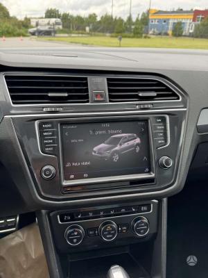 Black Volkswagen Tiguan 2017 in Telschi, with an engine capacity of 1.97 L and mileage of 200 thousand km for 18500 €, photo 30 on AUTOMOTO.COM.LV