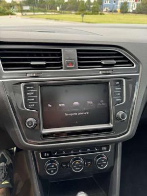 Black Volkswagen Tiguan 2017 in Telschi, with an engine capacity of 1.97 L and mileage of 200 thousand km for 18500 €, photo 31 on AUTOMOTO.COM.LV