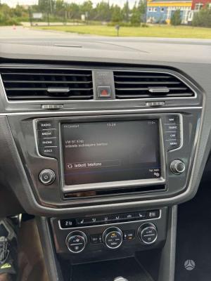Black Volkswagen Tiguan 2017 in Telschi, with an engine capacity of 1.97 L and mileage of 200 thousand km for 18500 €, photo 32 on AUTOMOTO.COM.LV