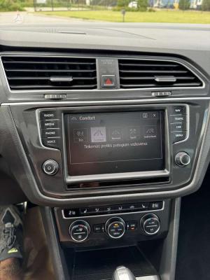 Black Volkswagen Tiguan 2017 in Telschi, with an engine capacity of 1.97 L and mileage of 200 thousand km for 18500 €, photo 35 on AUTOMOTO.COM.LV