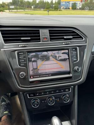 Black Volkswagen Tiguan 2017 in Telschi, with an engine capacity of 1.97 L and mileage of 200 thousand km for 18500 €, photo 37 on AUTOMOTO.COM.LV