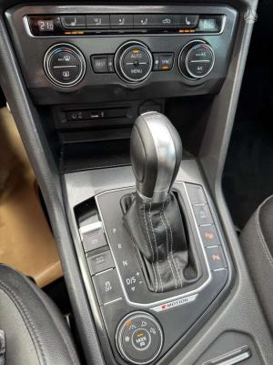Black Volkswagen Tiguan 2017 in Telschi, with an engine capacity of 1.97 L and mileage of 200 thousand km for 18500 €, photo 38 on AUTOMOTO.COM.LV