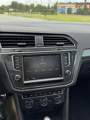 Black Volkswagen Tiguan 2017 in Telschi, with an engine capacity of 1.97 L and mileage of 200 thousand km for 18500 €, photo 41 on AUTOMOTO.COM.LV