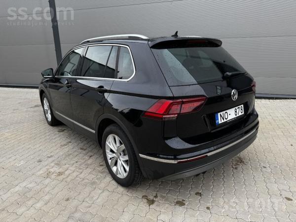 Black Volkswagen Tiguan 2017 in Ogre, with an engine capacity of 2.00 L and mileage of 189 thousand km for 15800 €, photo 3 on AUTOMOTO.COM.LV