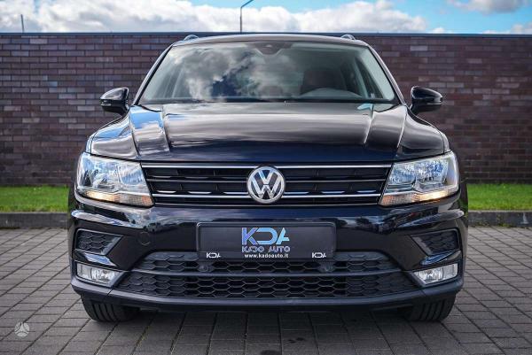 Black Volkswagen Tiguan 2017 in Marijampole, with an engine capacity of 1.40 L and mileage of 260 thousand km for 13450 €, photo 3 on AUTOMOTO.COM.LV