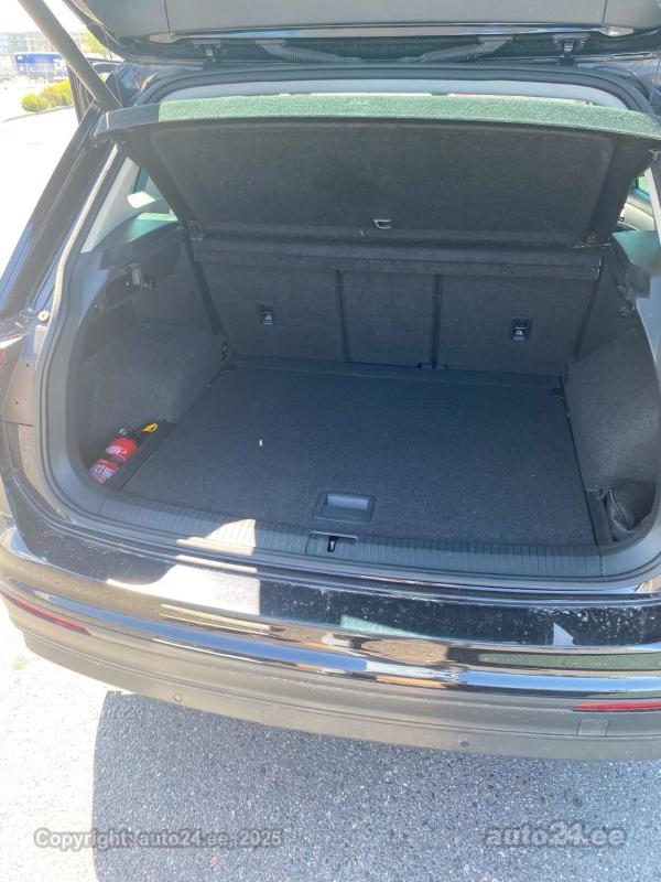 Black Volkswagen Tiguan 2018 in Tallinn, with an engine capacity of 1.40 L and mileage of 212 thousand km for 14000 €, photo 11 on AUTOMOTO.COM.LV