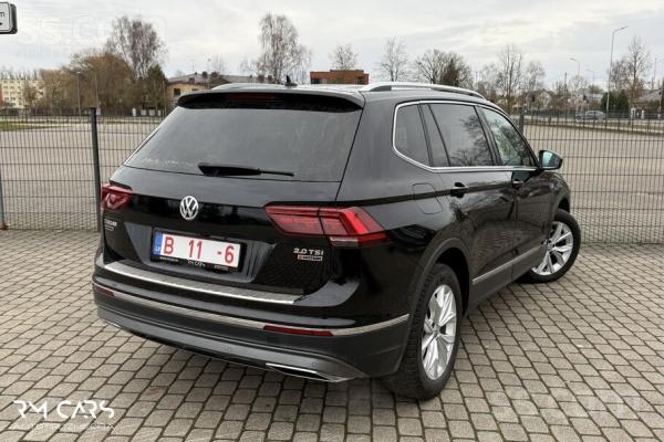 Black Volkswagen Tiguan 2018 in Jelgava, with an engine capacity of 2.00 L and mileage of 0 thousand km for 17950 €, photo 4 on AUTOMOTO.COM.LV