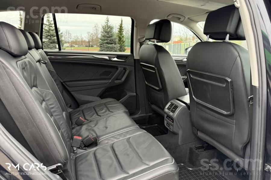 Melns Volkswagen Tiguan 2018 Jelgava, ar dzinēja tilpumu 2.00 L un nobraukumu 0 tūkst. km par 17950 €, foto 12 vietnē AUTOMOTO.COM.LV