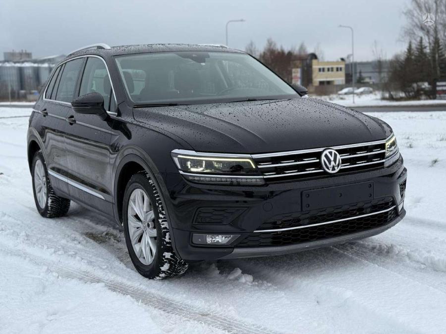Black Volkswagen Tiguan 2018 in Panevezys, with an engine capacity of 1.97 L and mileage of 194 thousand km for 16800 €, photo 2 on AUTOMOTO.COM.LV
