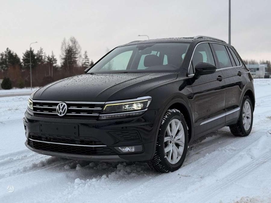 Black Volkswagen Tiguan 2018 in Panevezys, with an engine capacity of 1.97 L and mileage of 194 thousand km for 16800 €, photo 8 on AUTOMOTO.COM.LV