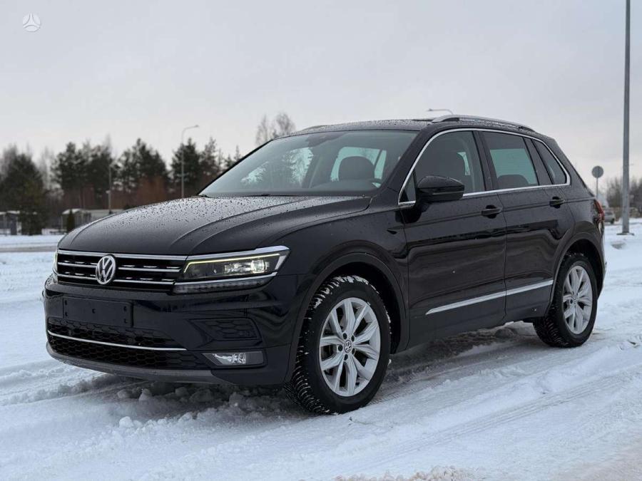 Black Volkswagen Tiguan 2018 in Panevezys, with an engine capacity of 1.97 L and mileage of 194 thousand km for 16800 €, photo 9 on AUTOMOTO.COM.LV