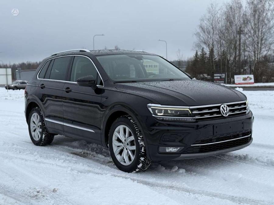 Black Volkswagen Tiguan 2018 in Panevezys, with an engine capacity of 1.97 L and mileage of 194 thousand km for 16800 €, photo 10 on AUTOMOTO.COM.LV