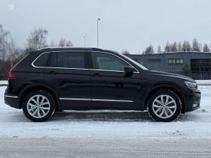 Black Volkswagen Tiguan 2018 in Panevezys, with an engine capacity of 1.97 L and mileage of 194 thousand km for 16800 €, photo 22 on AUTOMOTO.COM.LV