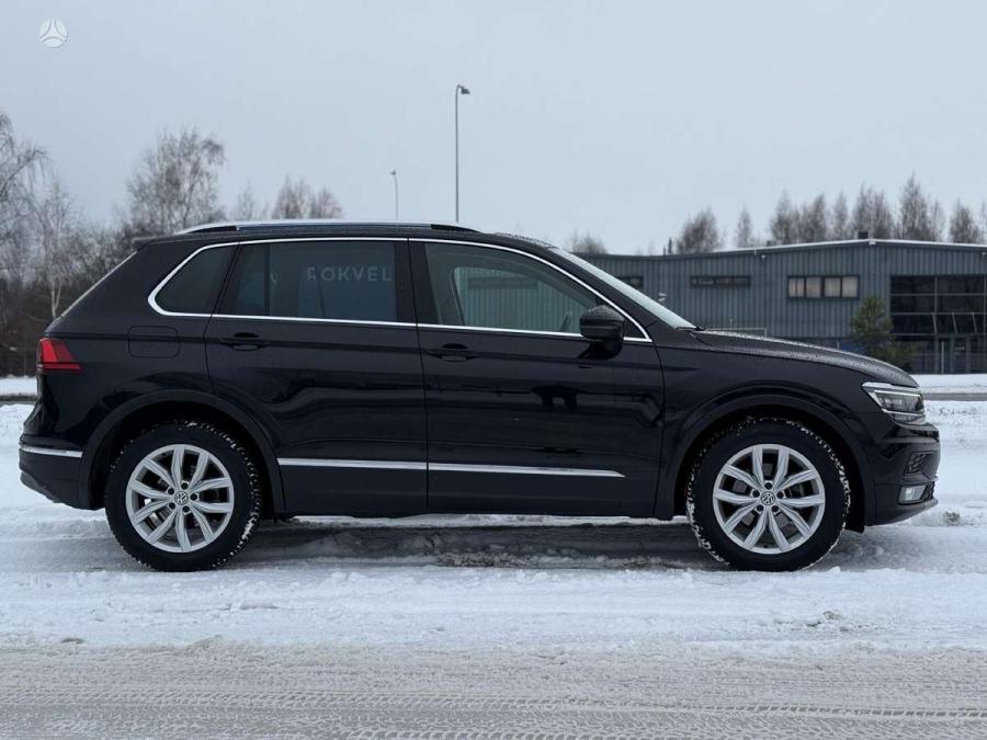 Black Volkswagen Tiguan 2018 in Panevezys, with an engine capacity of 1.97 L and mileage of 194 thousand km for 16800 €, photo 22 on AUTOMOTO.COM.LV
