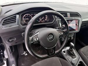 Black Volkswagen Tiguan 2018 in Panevezys, with an engine capacity of 1.97 L and mileage of 194 thousand km for 16800 €, photo 25 on AUTOMOTO.COM.LV