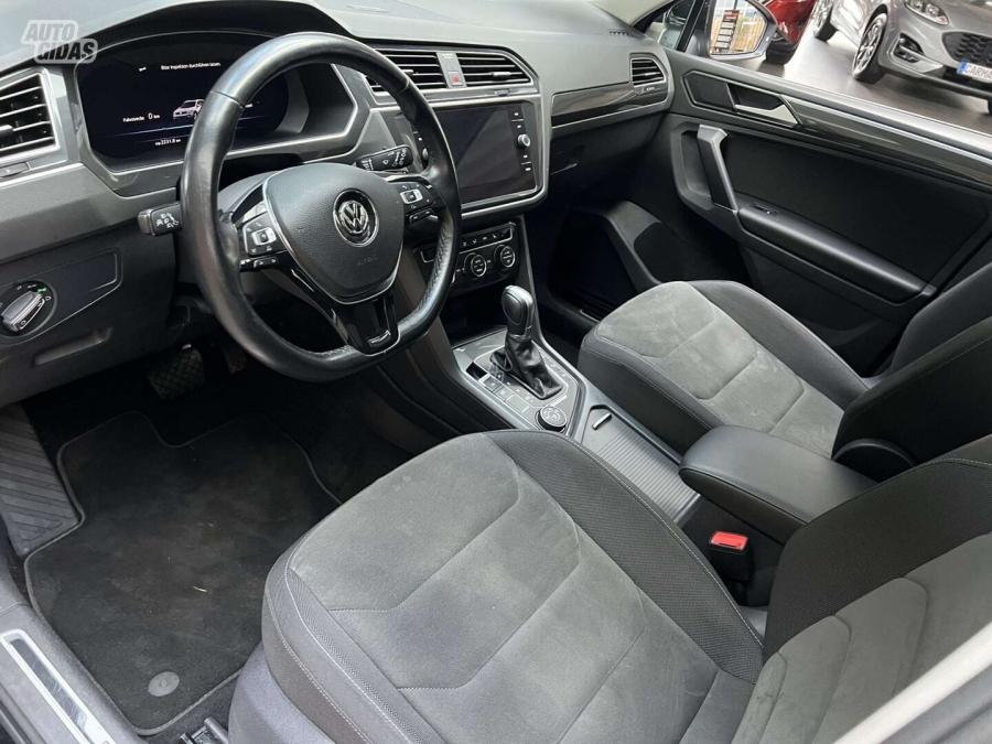 Melns Volkswagen Tiguan 2018 Kauņa, ar dzinēja tilpumu 2.00 L un nobraukumu 100 tūkst. km par 26489 €, foto 3 vietnē AUTOMOTO.COM.LV