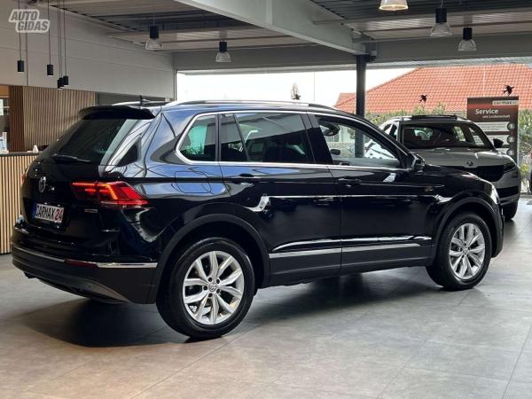 Black Volkswagen Tiguan 2018 in Kaunas, with an engine capacity of 2.00 L and mileage of 100 thousand km for 26489 €, photo 7 on AUTOMOTO.COM.LV