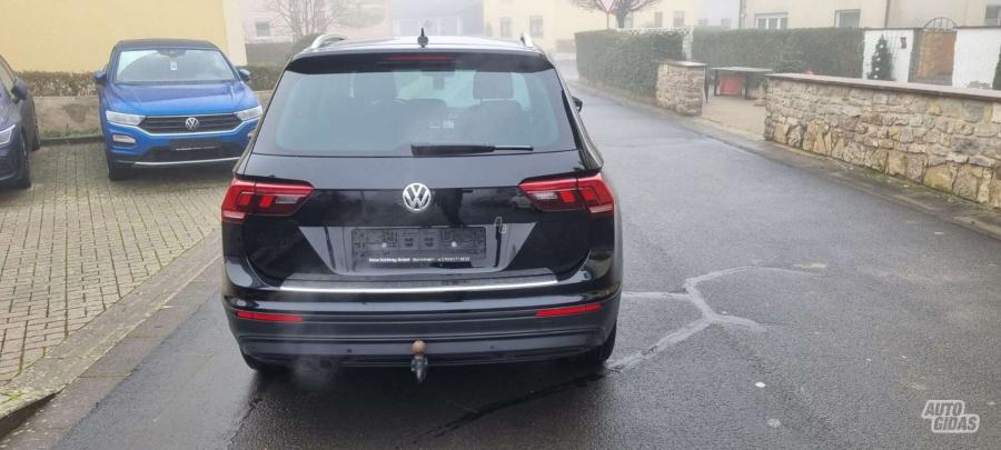 Black Volkswagen Tiguan 2018 in Kaunas, with an engine capacity of 2.00 L and mileage of 85 thousand km for 25480 €, photo 4 on AUTOMOTO.COM.LV