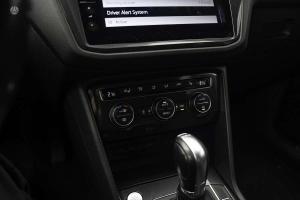 Черный Фольксваген Тигуан 2018 в Вильнюс, объемом двигателя 1.40 л и пробегом 181 тыс. км за 16300 €, фото 17 на AUTOMOTO.COM.LV