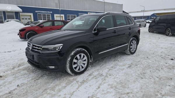 Black Volkswagen Tiguan 2018 in Siauliai, with an engine capacity of 1.98 L and mileage of 80 thousand km for 14900 €, photo 3 on AUTOMOTO.COM.LV