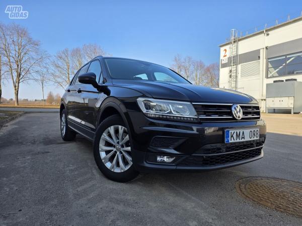 Black Volkswagen Tiguan 2018 in Kaunas, with an engine capacity of 2.00 L and mileage of 162 thousand km for 15900 €, photo 2 on AUTOMOTO.COM.LV