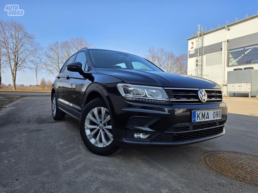 Black Volkswagen Tiguan 2018 in Kaunas, with an engine capacity of 2.00 L and mileage of 162 thousand km for 15900 €, photo 2 on AUTOMOTO.COM.LV