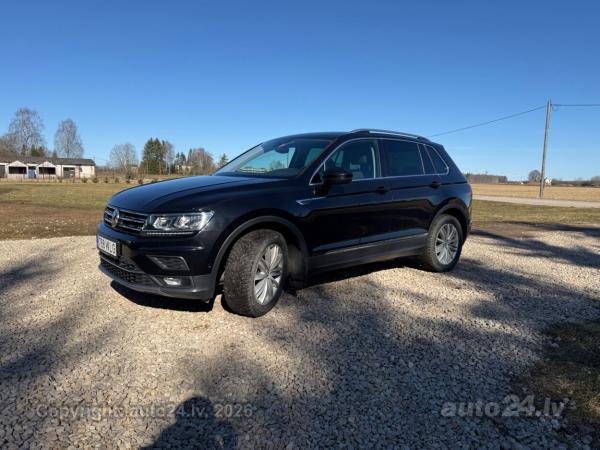 Black Volkswagen Tiguan 2018 in Tallinn, with an engine capacity of 2.00 L and mileage of 209 thousand km for 18500 €, photo 3 on AUTOMOTO.COM.LV