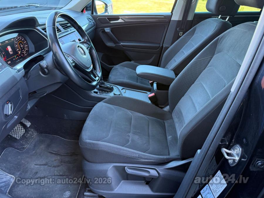 Black Volkswagen Tiguan 2018 in Tallinn, with an engine capacity of 2.00 L and mileage of 209 thousand km for 18500 €, photo 6 on AUTOMOTO.COM.LV