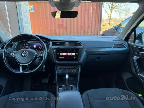 Black Volkswagen Tiguan 2018 in Tallinn, with an engine capacity of 2.00 L and mileage of 209 thousand km for 18500 €, photo 7 on AUTOMOTO.COM.LV
