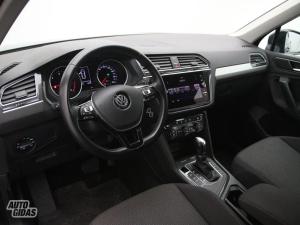 Melns Volkswagen Tiguan 2018 Viļņa, ar dzinēja tilpumu 2.00 L un nobraukumu 162 tūkst. km par 17799 €, foto 17 vietnē AUTOMOTO.COM.LV