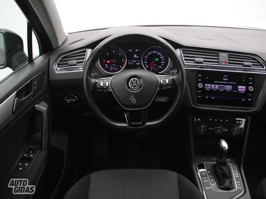 Melns Volkswagen Tiguan 2018 Viļņa, ar dzinēja tilpumu 2.00 L un nobraukumu 162 tūkst. km par 17799 €, foto 18 vietnē AUTOMOTO.COM.LV
