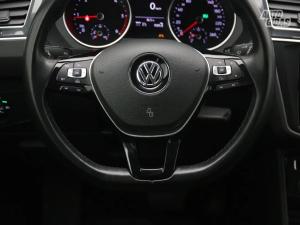 Melns Volkswagen Tiguan 2018 Viļņa, ar dzinēja tilpumu 2.00 L un nobraukumu 162 tūkst. km par 17799 €, foto 19 vietnē AUTOMOTO.COM.LV