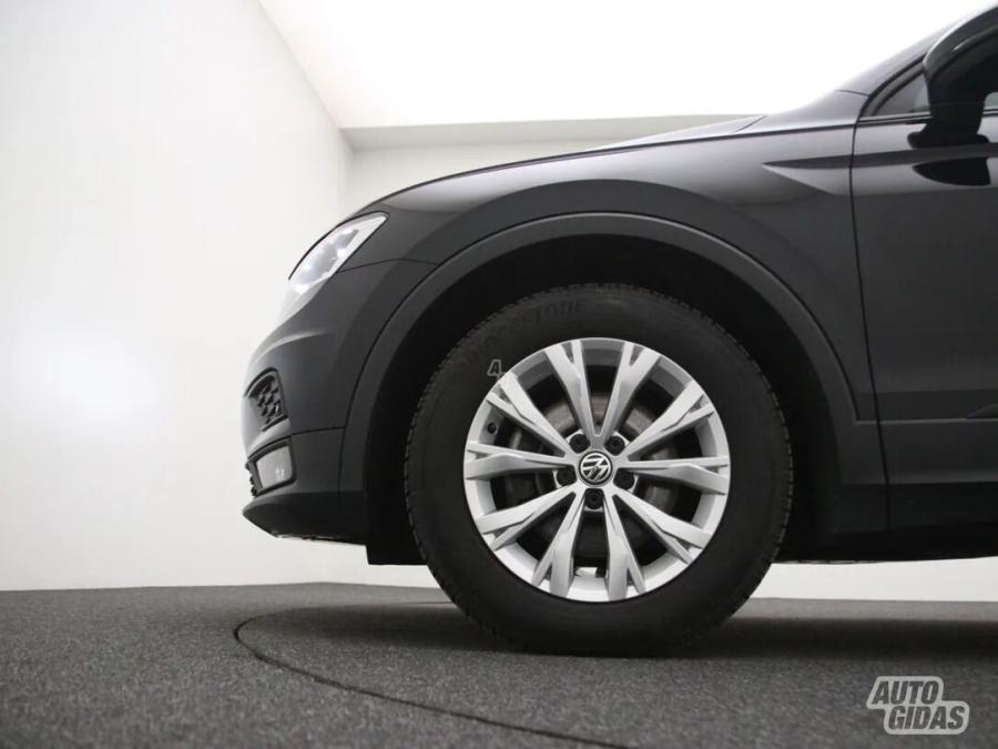 Melns Volkswagen Tiguan 2018 Viļņa, ar dzinēja tilpumu 2.00 L un nobraukumu 162 tūkst. km par 17799 €, foto 28 vietnē AUTOMOTO.COM.LV