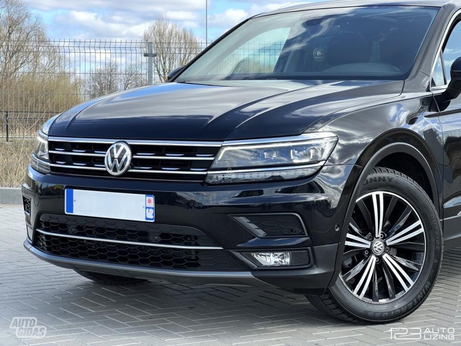 Black Volkswagen Tiguan 2018 in Taurage, with an engine capacity of 2.00 L and mileage of 138 thousand km for 18499 €, photo 3 on AUTOMOTO.COM.LV