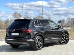 Black Volkswagen Tiguan 2018 in Taurage, with an engine capacity of 2.00 L and mileage of 138 thousand km for 18499 €, photo 9 on AUTOMOTO.COM.LV