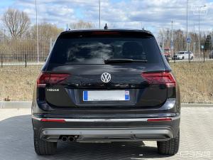 Black Volkswagen Tiguan 2018 in Taurage, with an engine capacity of 2.00 L and mileage of 138 thousand km for 18499 €, photo 11 on AUTOMOTO.COM.LV