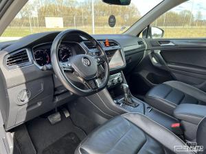 Black Volkswagen Tiguan 2018 in Taurage, with an engine capacity of 2.00 L and mileage of 138 thousand km for 18499 €, photo 12 on AUTOMOTO.COM.LV